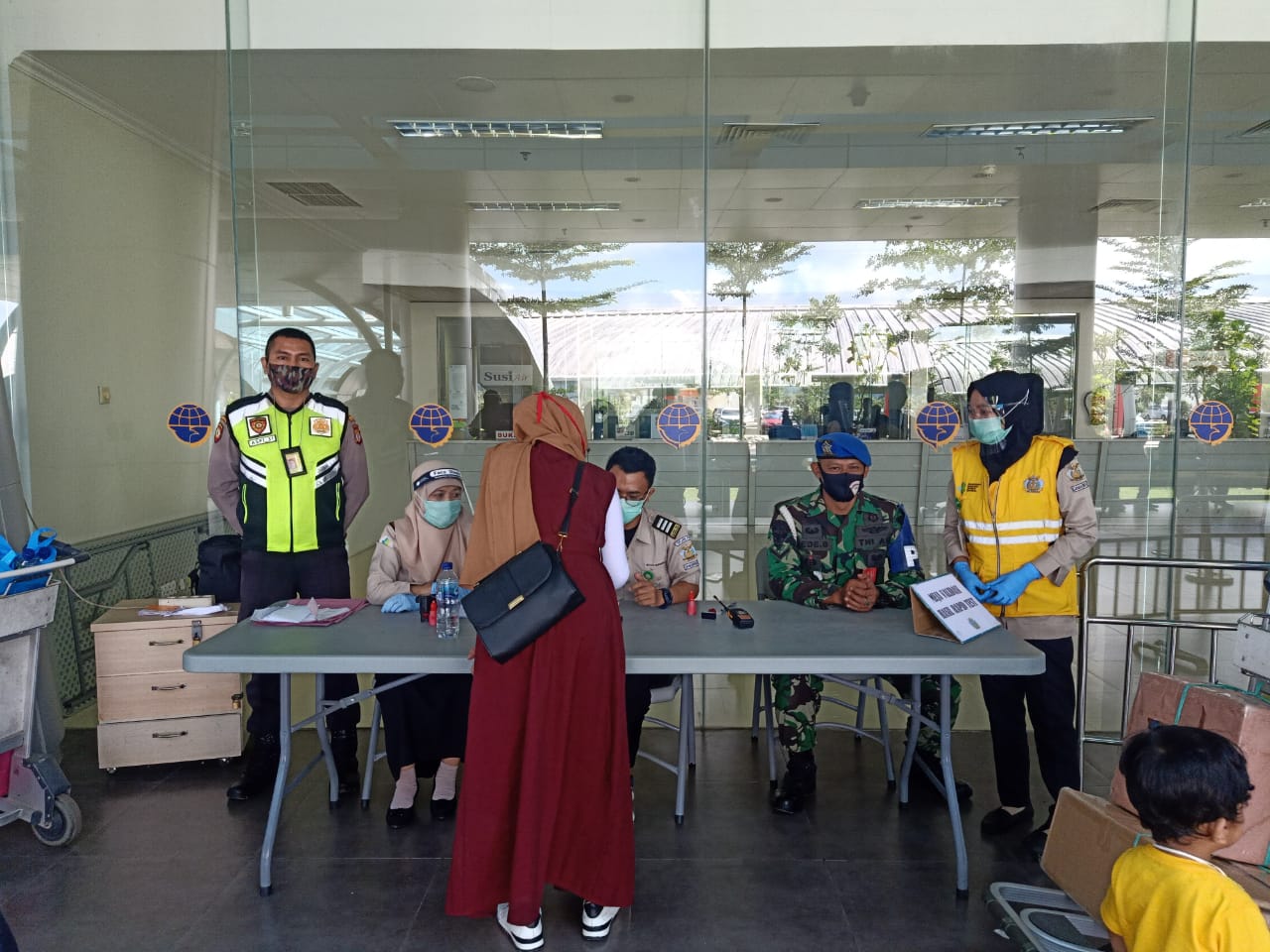 Zona Merah, Monitoring Penerapan Protokol Covid-19 di Bandara APT ...
